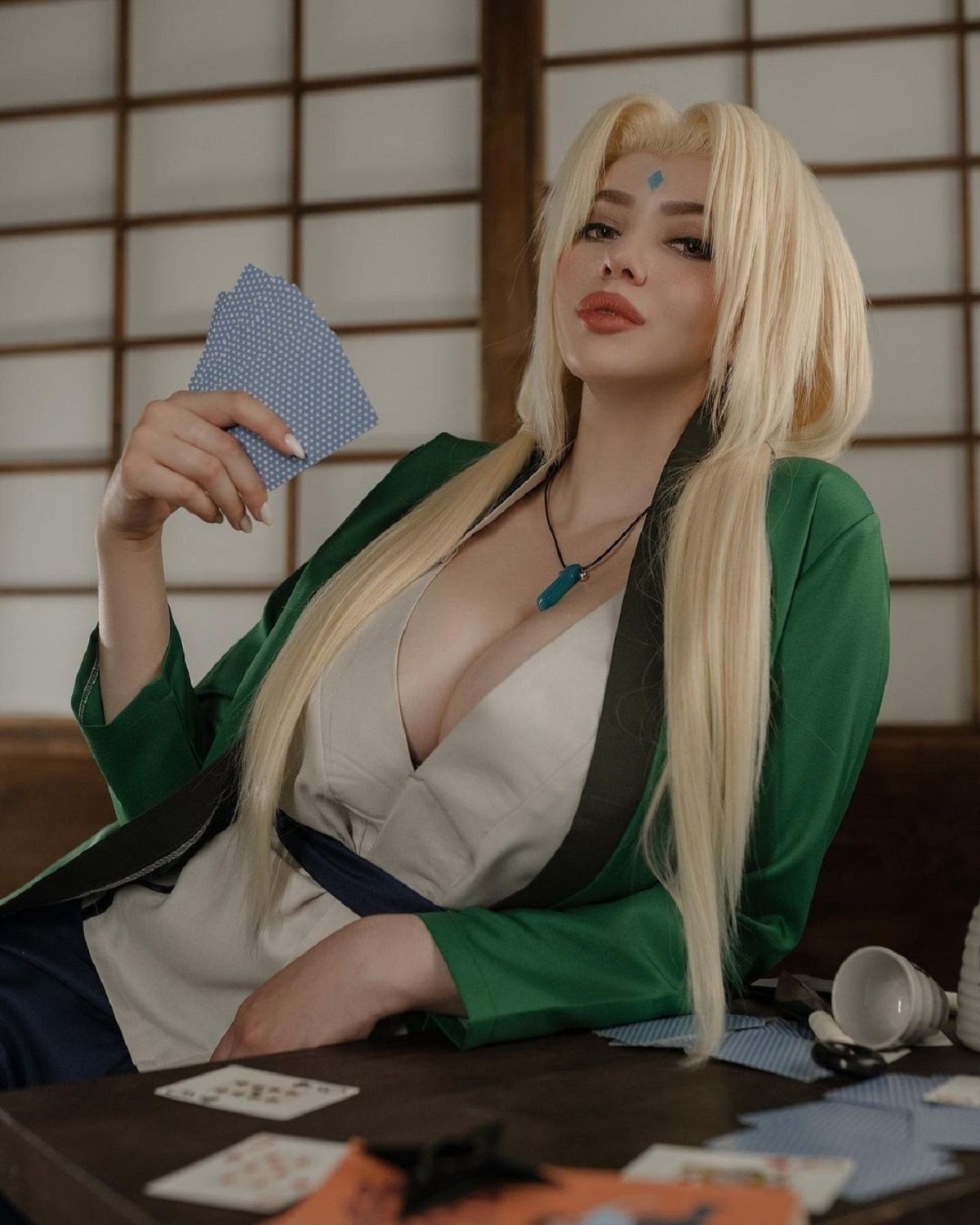 Modelo rusa saca lo mejor de Tsunade Senju en este cosplay de Naruto Shippuden