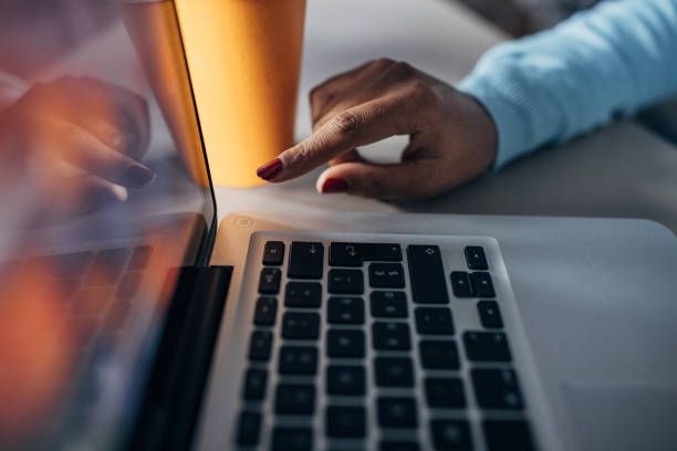 Esto es lo que le sucede a tu laptop si la dejas en ‘modo reposo’