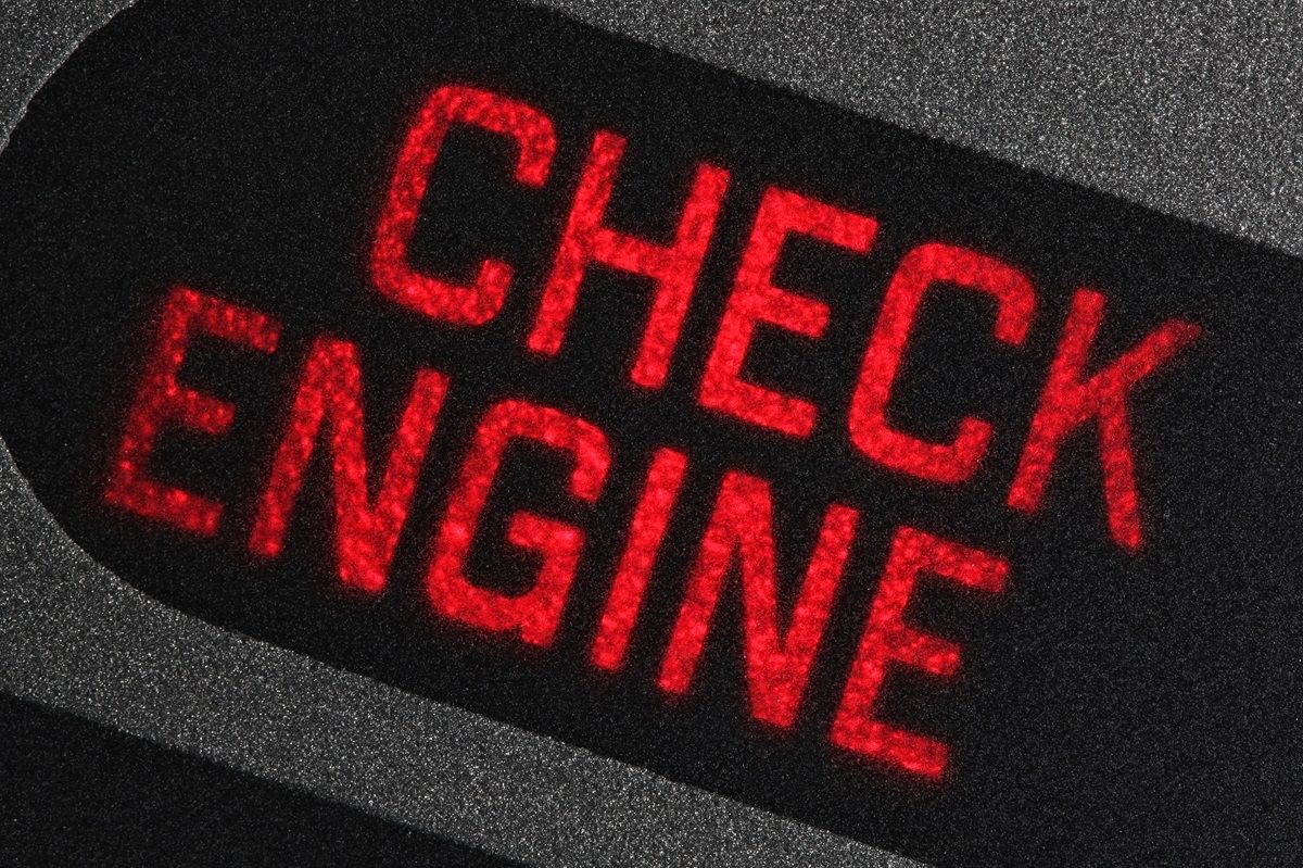 Estas son las 3 razones por las que se enciende la luz de Check Engine ...