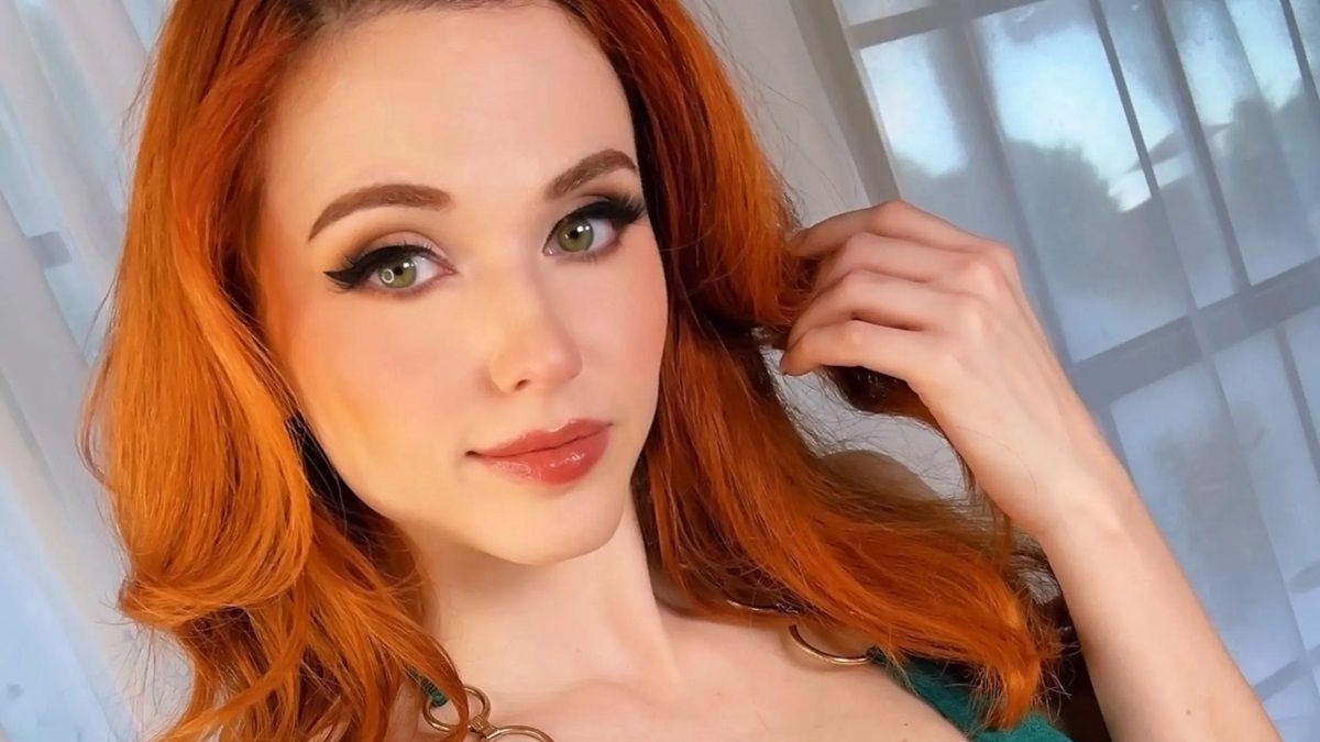La streamer Amouranth desvela a sus seguidores